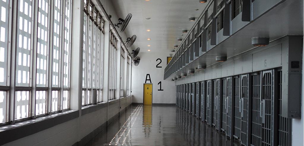 As Major U.S. Banks Stop Funding Private Prisons, Companies Seek Money ...